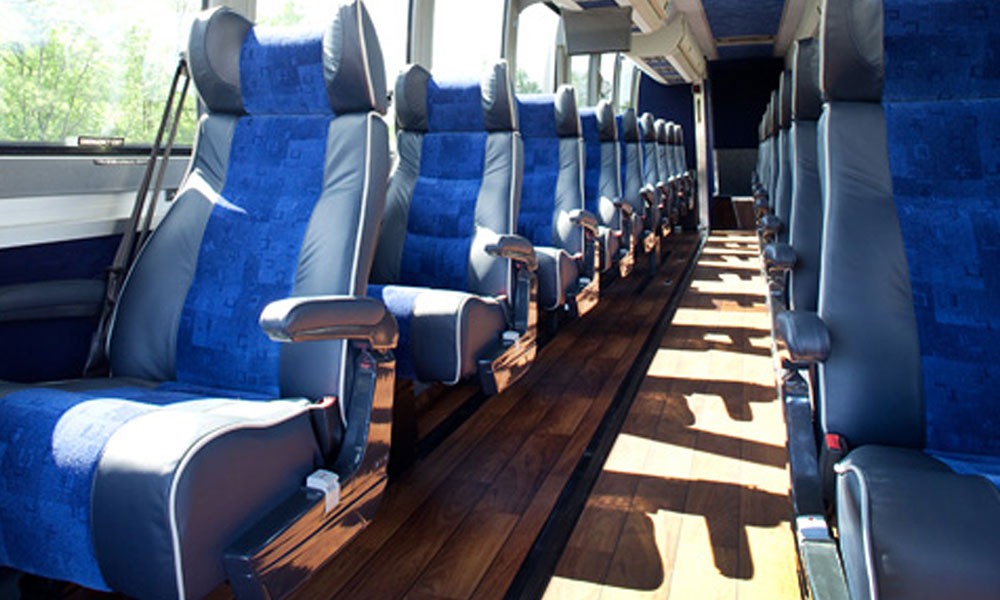 Hampton Jitney Queens Airport Connection